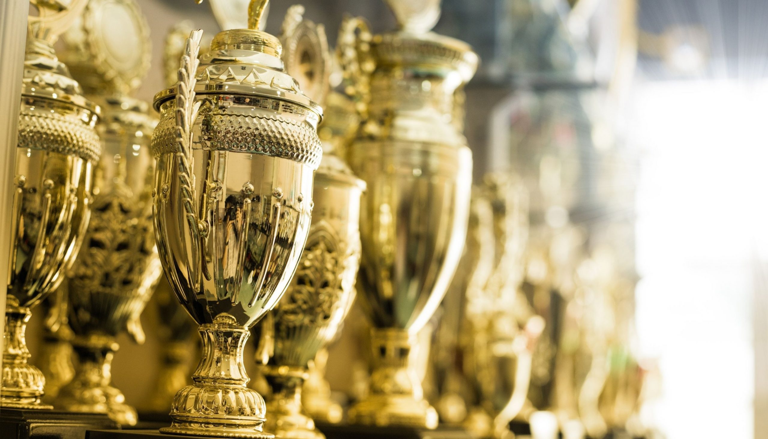 Peter Finn receives SABRE Individual Achievement Award - FINN Partners